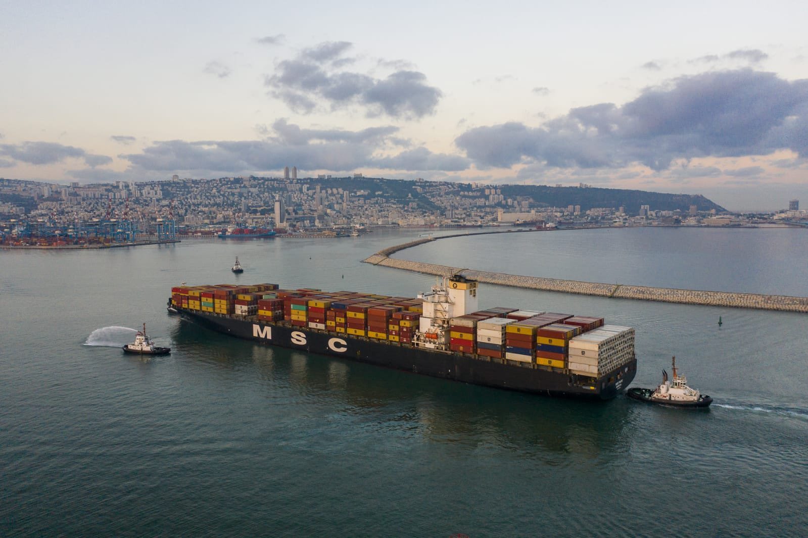 ZIM offers historical new service to the UAE - Maritime Magazine